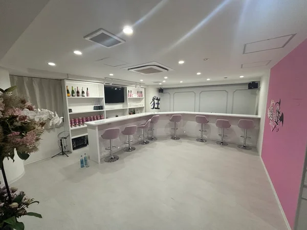 愛に狂|心斎橋・ 宗右衛門| カフェるん